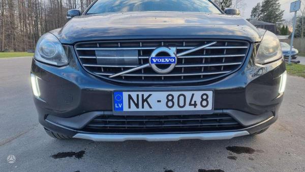 Black Volvo XC60 2015 in Riga, with an engine capacity of 2.40 L and mileage of 335 thousand km for 8500 €, photo 8 on AUTOMOTO.COM.LV