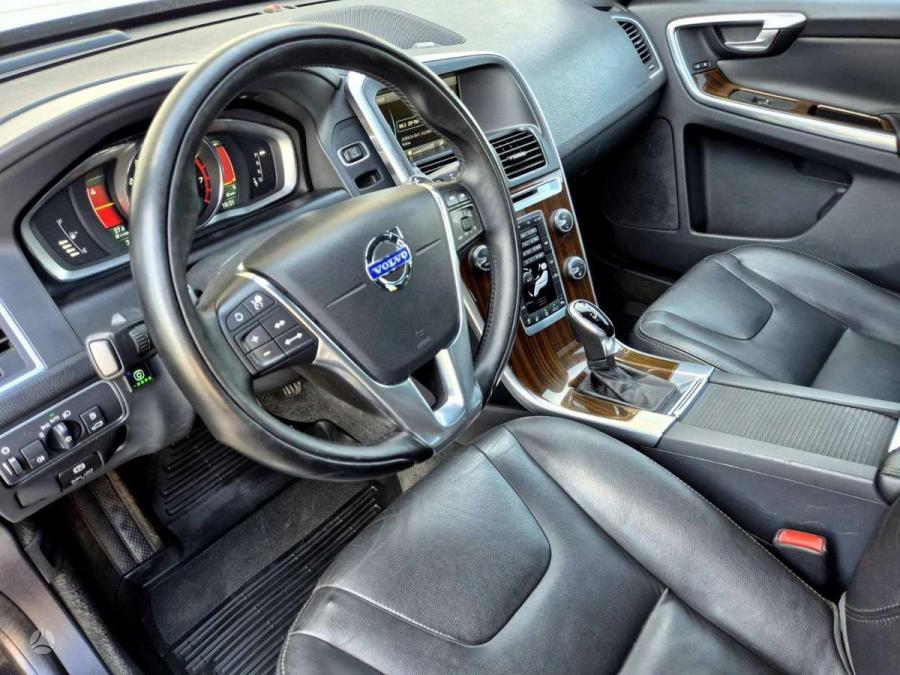 Black Volvo XC60 2015 in Siauliai, with an engine capacity of 3.00 L and mileage of 250 thousand km for 14300 €, photo 14 on AUTOMOTO.COM.LV