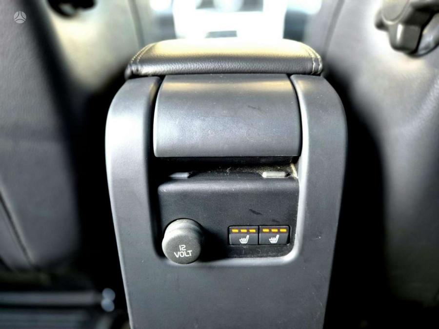 Black Volvo XC60 2015 in Siauliai, with an engine capacity of 3.00 L and mileage of 250 thousand km for 14300 €, photo 27 on AUTOMOTO.COM.LV