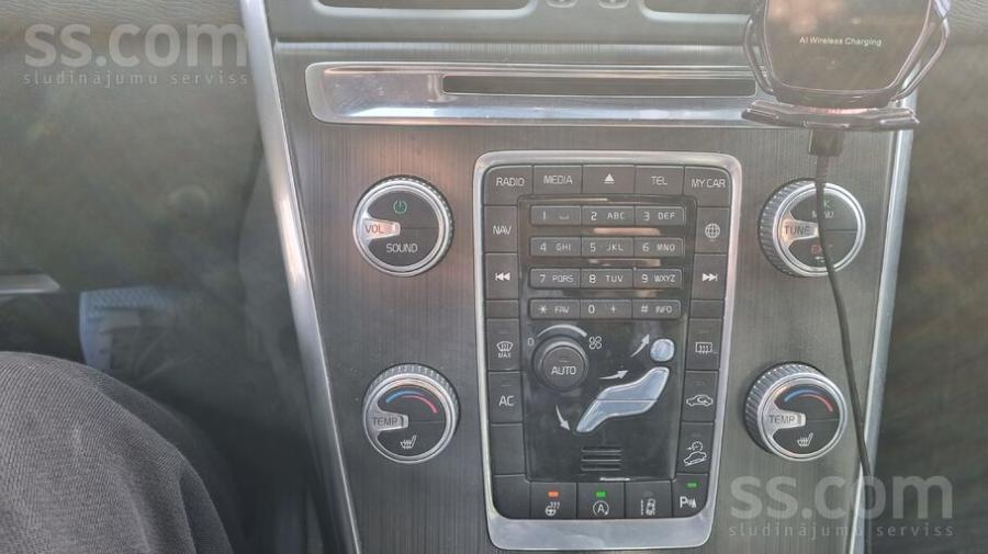 Melns Volvo XC60 2015 Rīga, ar dzinēja tilpumu 2.40 L un nobraukumu 336 tūkst. km par 8690 €, foto 26 vietnē AUTOMOTO.COM.LV