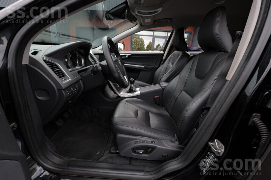 Melns Volvo XC60 2015 Jelgava, ar dzinēja tilpumu 2.00 L un nobraukumu 0 tūkst. km par 12990 €, foto 8 vietnē AUTOMOTO.COM.LV