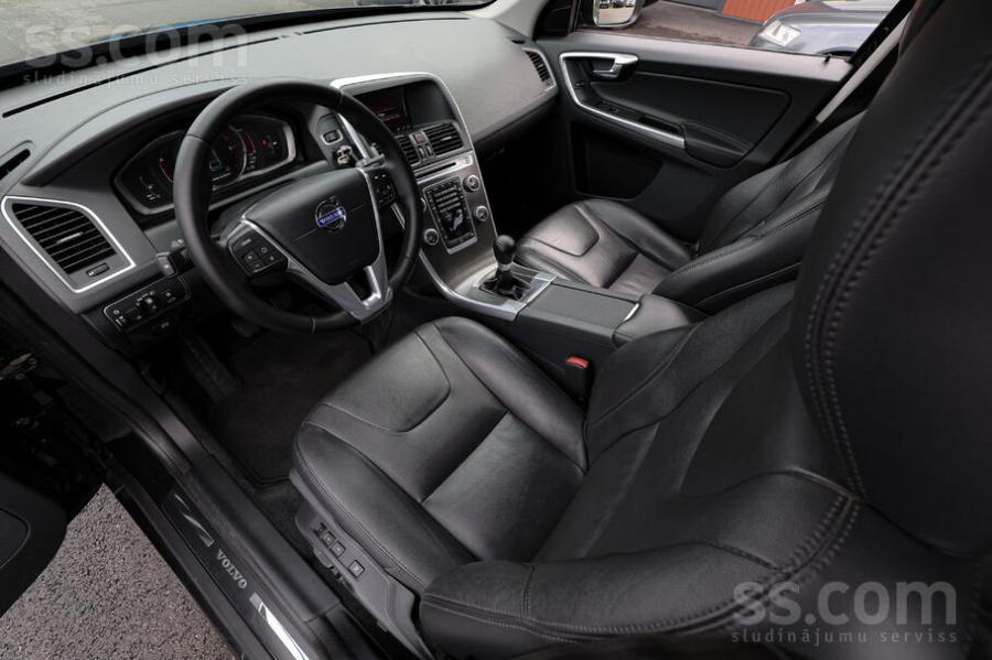 Melns Volvo XC60 2015 Jelgava, ar dzinēja tilpumu 2.00 L un nobraukumu 0 tūkst. km par 12990 €, foto 9 vietnē AUTOMOTO.COM.LV