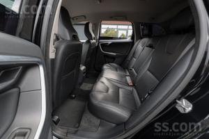 Melns Volvo XC60 2015 Jelgava, ar dzinēja tilpumu 2.00 L un nobraukumu 0 tūkst. km par 12990 €, foto 11 vietnē AUTOMOTO.COM.LV