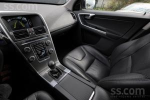 Melns Volvo XC60 2015 Jelgava, ar dzinēja tilpumu 2.00 L un nobraukumu 0 tūkst. km par 12990 €, foto 21 vietnē AUTOMOTO.COM.LV
