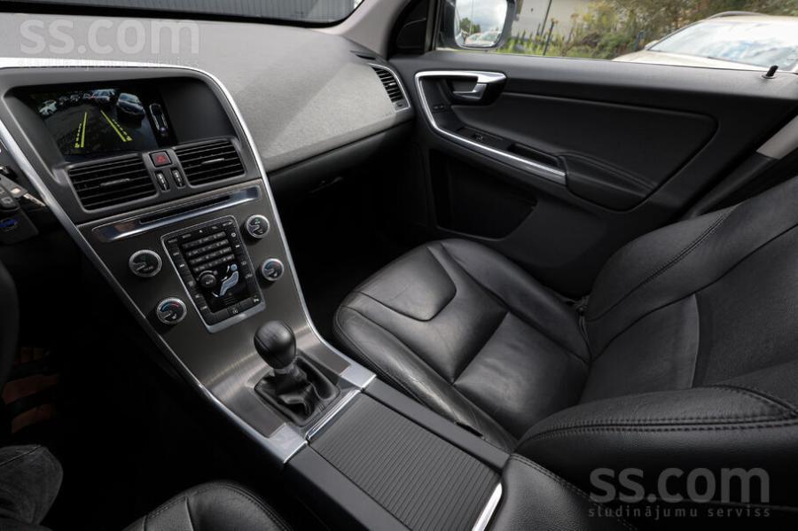 Melns Volvo XC60 2015 Jelgava, ar dzinēja tilpumu 2.00 L un nobraukumu 0 tūkst. km par 12990 €, foto 21 vietnē AUTOMOTO.COM.LV