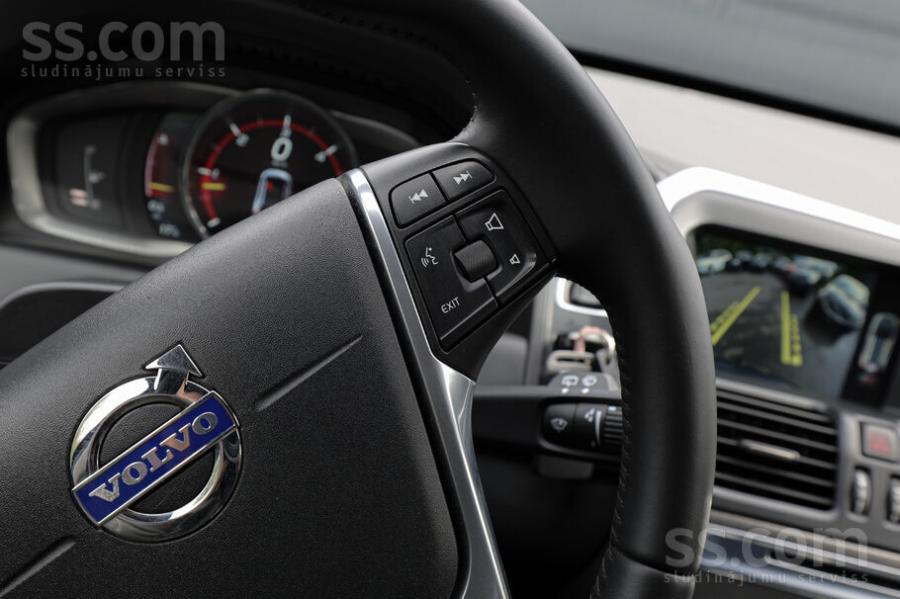 Melns Volvo XC60 2015 Jelgava, ar dzinēja tilpumu 2.00 L un nobraukumu 0 tūkst. km par 12990 €, foto 22 vietnē AUTOMOTO.COM.LV