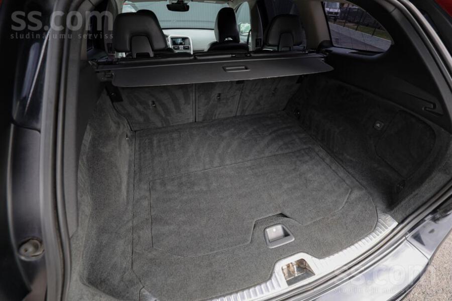 Melns Volvo XC60 2015 Jelgava, ar dzinēja tilpumu 2.00 L un nobraukumu 0 tūkst. km par 12990 €, foto 27 vietnē AUTOMOTO.COM.LV
