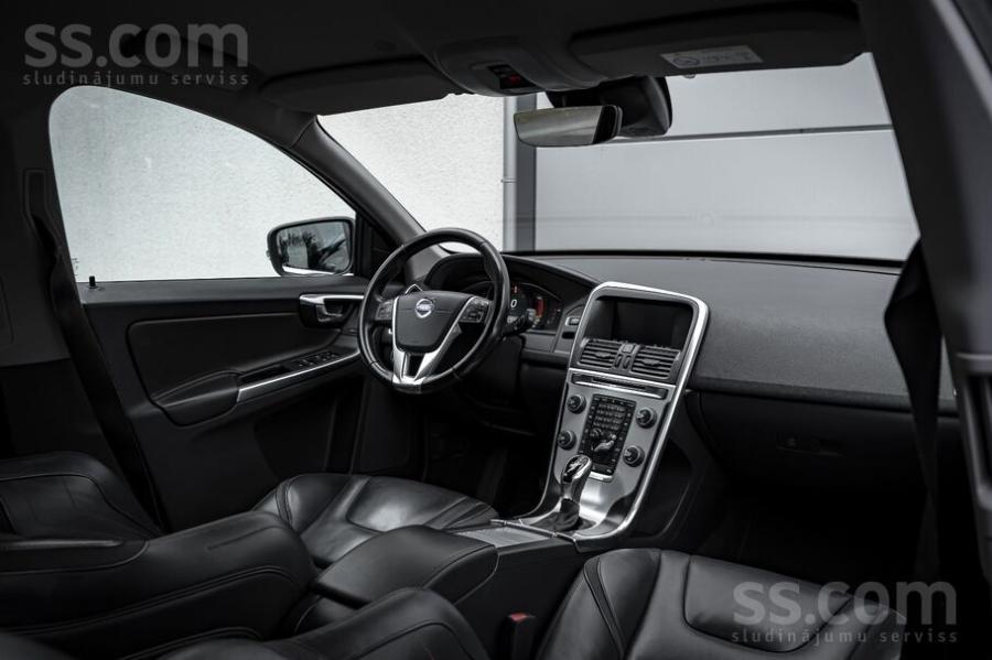 Melns Volvo XC60 2015 Rīga, ar dzinēja tilpumu 2.00 L un nobraukumu 227 tūkst. km par 10950 €, foto 16 vietnē AUTOMOTO.COM.LV