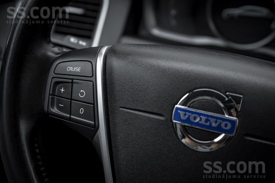Melns Volvo XC60 2015 Rīga, ar dzinēja tilpumu 2.00 L un nobraukumu 227 tūkst. km par 10950 €, foto 19 vietnē AUTOMOTO.COM.LV