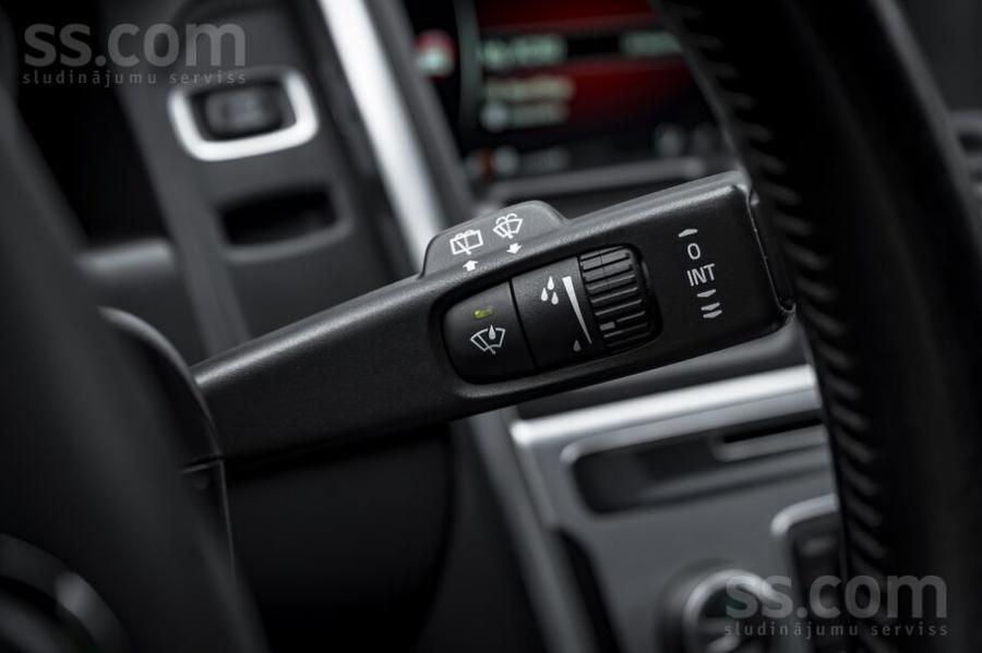 Melns Volvo XC60 2015 Rīga, ar dzinēja tilpumu 2.00 L un nobraukumu 227 tūkst. km par 10950 €, foto 22 vietnē AUTOMOTO.COM.LV