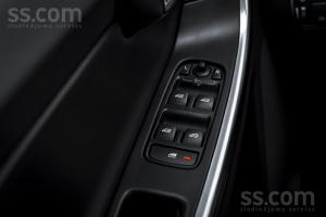 Melns Volvo XC60 2015 Rīga, ar dzinēja tilpumu 2.00 L un nobraukumu 227 tūkst. km par 10950 €, foto 29 vietnē AUTOMOTO.COM.LV
