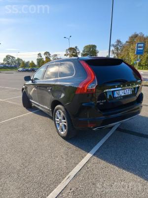 Melns Volvo XC60 2015 Daugavpils, ar dzinēja tilpumu 2.00 L un nobraukumu 170 tūkst. km par 14500 €, foto 3 vietnē AUTOMOTO.COM.LV