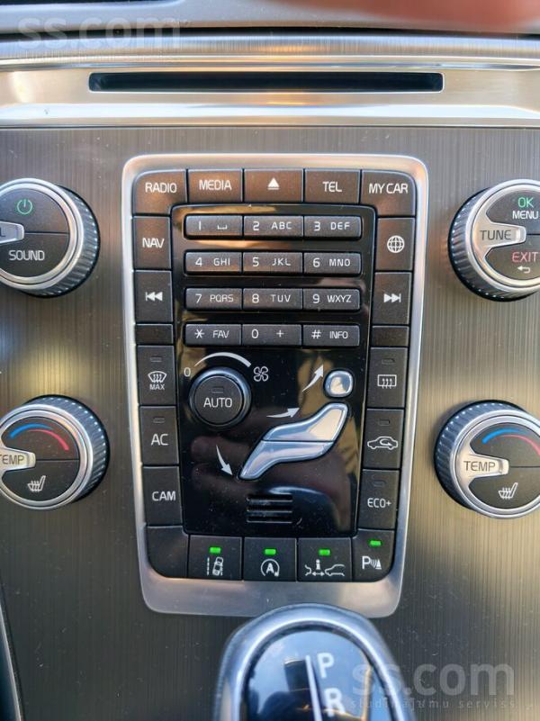 Melns Volvo XC60 2015 Daugavpils, ar dzinēja tilpumu 2.00 L un nobraukumu 170 tūkst. km par 14500 €, foto 10 vietnē AUTOMOTO.COM.LV