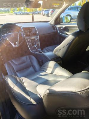 Melns Volvo XC60 2015 Daugavpils, ar dzinēja tilpumu 2.00 L un nobraukumu 170 tūkst. km par 14500 €, foto 12 vietnē AUTOMOTO.COM.LV