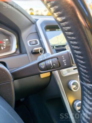Melns Volvo XC60 2015 Daugavpils, ar dzinēja tilpumu 2.00 L un nobraukumu 170 tūkst. km par 14500 €, foto 17 vietnē AUTOMOTO.COM.LV