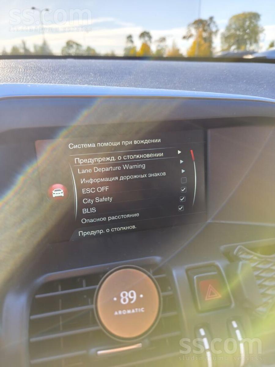Melns Volvo XC60 2015 Daugavpils, ar dzinēja tilpumu 2.00 L un nobraukumu 170 tūkst. km par 14500 €, foto 19 vietnē AUTOMOTO.COM.LV