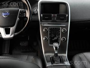 Melns Volvo XC60 2015 Rīga, ar dzinēja tilpumu 2.00 L un nobraukumu 286 tūkst. km par 9500 €, foto 3 vietnē AUTOMOTO.COM.LV