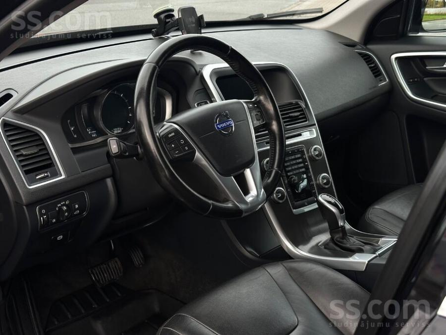 Melns Volvo XC60 2015 Rīga, ar dzinēja tilpumu 2.00 L un nobraukumu 286 tūkst. km par 9500 €, foto 5 vietnē AUTOMOTO.COM.LV