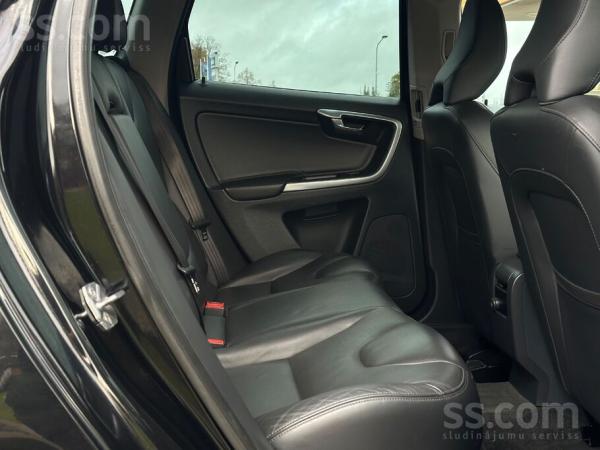 Volvo XC60 2015 Rīga vietnē Melns Volvo XC60 2015 Rīga, ar dzinēja tilpumu 2.00 L un nobraukumu 286 tūkst. km par 9500 €, foto 11 vietnē AUTOMOTO.COM.LV