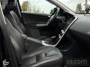Melns Volvo XC60 2015 Rīga, ar dzinēja tilpumu 2.00 L un nobraukumu 286 tūkst. km par 9500 €, foto 17 vietnē AUTOMOTO.COM.LV