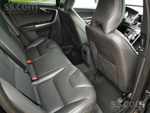 Melns Volvo XC60 2015 Rēzekne, ar dzinēja tilpumu 2.40 L un nobraukumu 132 tūkst. km par 16990 €, foto 11 vietnē AUTOMOTO.COM.LV