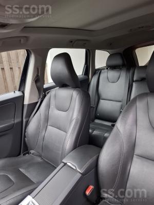 Melns Volvo XC60 2015 Rīga, ar dzinēja tilpumu 2.00 L un nobraukumu 219 tūkst. km par 12700 €, foto 3 vietnē AUTOMOTO.COM.LV