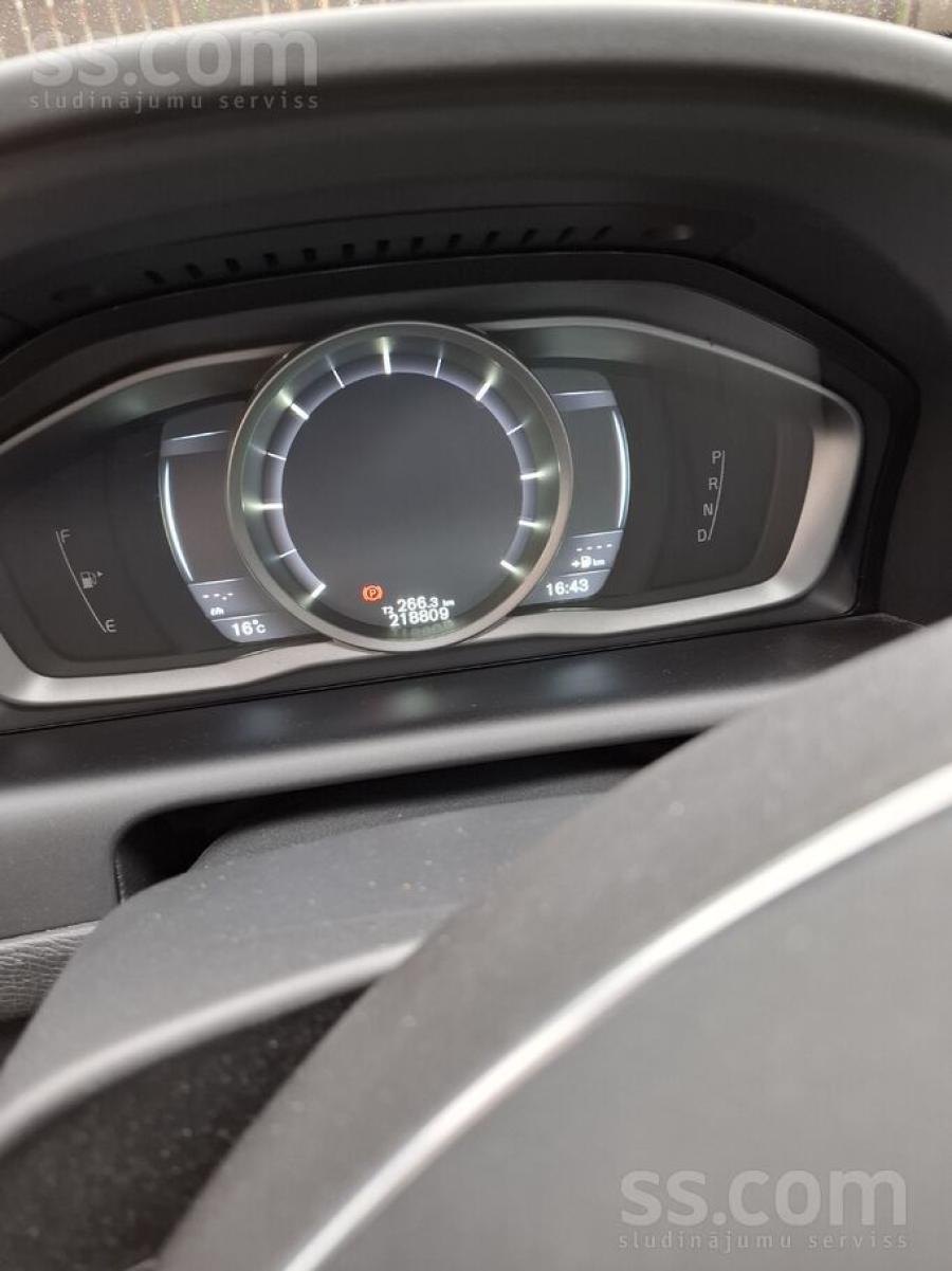 Melns Volvo XC60 2015 Rīga, ar dzinēja tilpumu 2.00 L un nobraukumu 219 tūkst. km par 12700 €, foto 4 vietnē AUTOMOTO.COM.LV