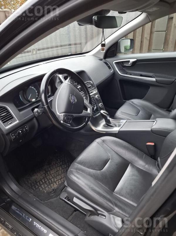Melns Volvo XC60 2015 Rīga, ar dzinēja tilpumu 2.00 L un nobraukumu 219 tūkst. km par 12700 €, foto 5 vietnē AUTOMOTO.COM.LV