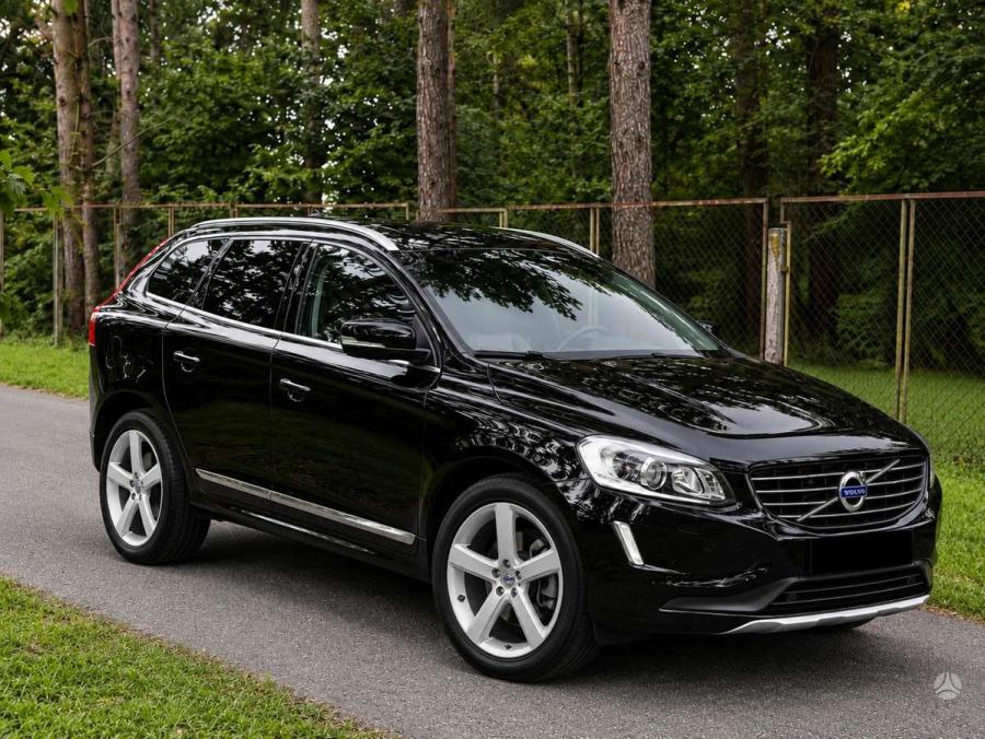 Black Volvo XC60 2015 in Vilnius, with an engine capacity of 2.40 L and mileage of 314 thousand km for 12890 €, photo 3 on AUTOMOTO.COM.LV