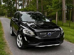 Black Volvo XC60 2015 in Vilnius, with an engine capacity of 2.40 L and mileage of 314 thousand km for 12890 €, photo 4 on AUTOMOTO.COM.LV