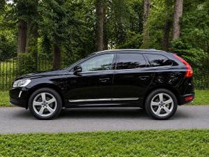 Black Volvo XC60 2015 in Vilnius, with an engine capacity of 2.40 L and mileage of 314 thousand km for 12890 €, photo 9 on AUTOMOTO.COM.LV