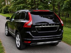 Black Volvo XC60 2015 in Vilnius, with an engine capacity of 2.40 L and mileage of 314 thousand km for 12890 €, photo 10 on AUTOMOTO.COM.LV