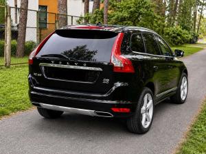 Black Volvo XC60 2015 in Vilnius, with an engine capacity of 2.40 L and mileage of 314 thousand km for 12890 €, photo 12 on AUTOMOTO.COM.LV