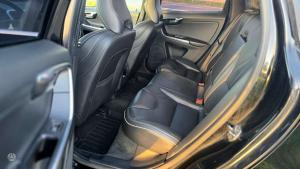 Black Volvo XC60 2015 in Siauliai, with an engine capacity of 1.98 L and mileage of 295 thousand km for 8950 €, photo 11 on AUTOMOTO.COM.LV