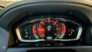 Black Volvo XC60 2015 in Siauliai, with an engine capacity of 1.98 L and mileage of 295 thousand km for 8950 €, photo 12 on AUTOMOTO.COM.LV