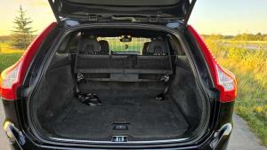 Black Volvo XC60 2015 in Siauliai, with an engine capacity of 1.98 L and mileage of 295 thousand km for 8950 €, photo 13 on AUTOMOTO.COM.LV