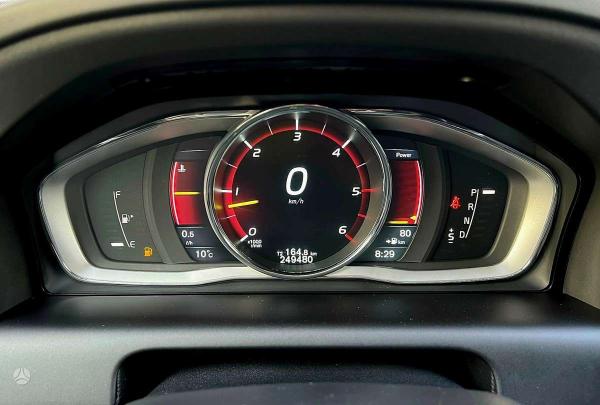 Volvo XC60 2015 in Utena on AUTOMOTO.COM.LV Black Volvo XC60 2015 in Utena, with an engine capacity of 2.40 L and mileage of 250 thousand km for 13750 €, photo 3 on AUTOMOTO.COM.LV