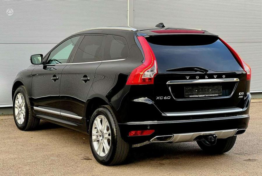 Black Volvo XC60 2015 in Utena, with an engine capacity of 2.40 L and mileage of 250 thousand km for 13750 €, photo 13 on AUTOMOTO.COM.LV