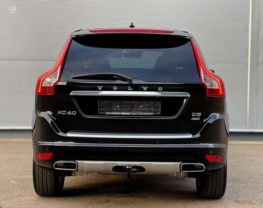 Black Volvo XC60 2015 in Utena, with an engine capacity of 2.40 L and mileage of 250 thousand km for 13750 €, photo 16 on AUTOMOTO.COM.LV