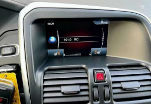 Black Volvo XC60 2015 in Utena, with an engine capacity of 2.40 L and mileage of 250 thousand km for 13750 €, photo 37 on AUTOMOTO.COM.LV