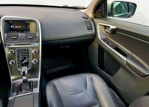 Black Volvo XC60 2015 in Utena, with an engine capacity of 2.40 L and mileage of 250 thousand km for 13750 €, photo 42 on AUTOMOTO.COM.LV