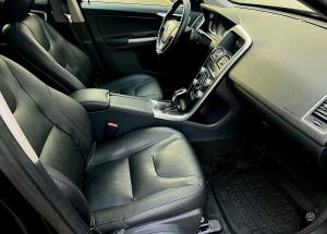 Black Volvo XC60 2015 in Utena, with an engine capacity of 2.40 L and mileage of 250 thousand km for 13750 €, photo 45 on AUTOMOTO.COM.LV
