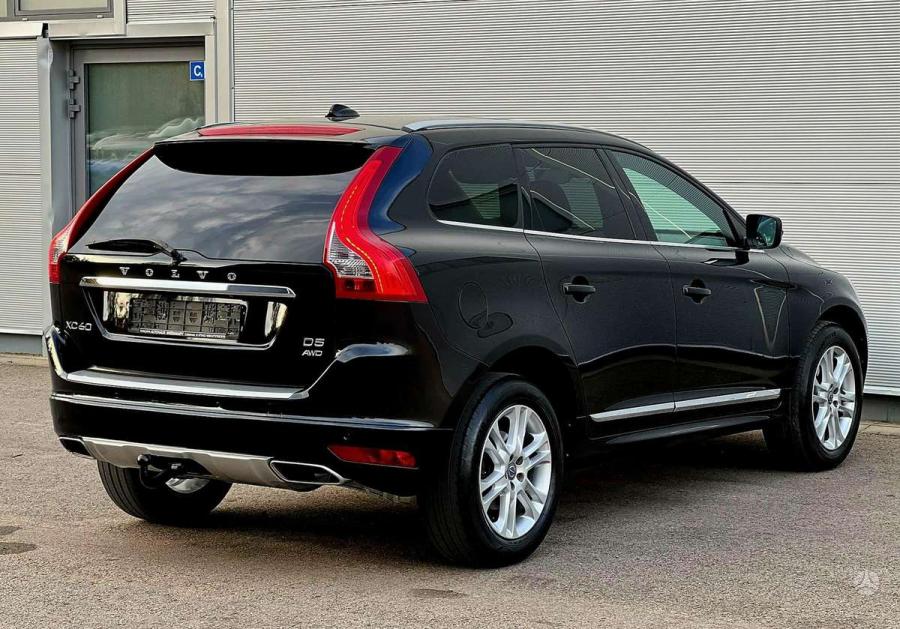 Black Volvo XC60 2015 in Utena, with an engine capacity of 2.40 L and mileage of 250 thousand km for 13750 €, photo 48 on AUTOMOTO.COM.LV