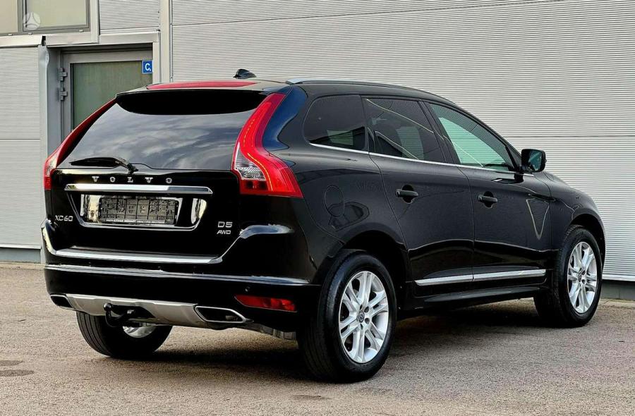 Black Volvo XC60 2015 in Utena, with an engine capacity of 2.40 L and mileage of 250 thousand km for 13750 €, photo 52 on AUTOMOTO.COM.LV