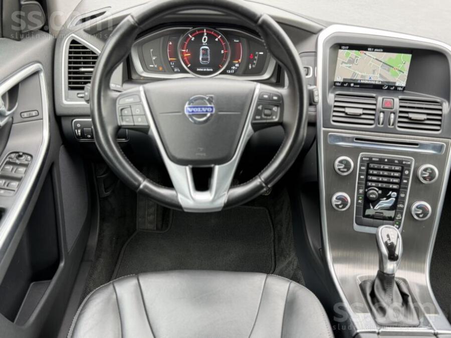 Melns Volvo XC60 2015 Rīga, ar dzinēja tilpumu 2.40 L un nobraukumu 152 tūkst. km par 15990 €, foto 5 vietnē AUTOMOTO.COM.LV