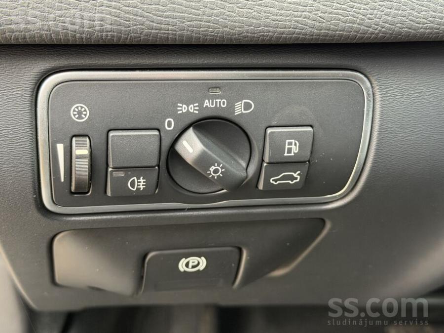 Melns Volvo XC60 2015 Rīga, ar dzinēja tilpumu 2.40 L un nobraukumu 152 tūkst. km par 15990 €, foto 9 vietnē AUTOMOTO.COM.LV