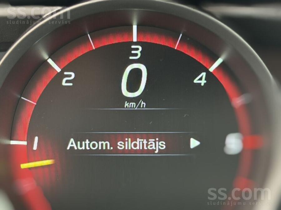 Melns Volvo XC60 2015 Rīga, ar dzinēja tilpumu 2.40 L un nobraukumu 152 tūkst. km par 15990 €, foto 14 vietnē AUTOMOTO.COM.LV
