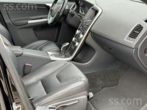 Melns Volvo XC60 2015 Rīga, ar dzinēja tilpumu 2.40 L un nobraukumu 152 tūkst. km par 15990 €, foto 16 vietnē AUTOMOTO.COM.LV