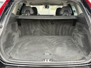 Melns Volvo XC60 2015 Rīga, ar dzinēja tilpumu 2.40 L un nobraukumu 152 tūkst. km par 15990 €, foto 20 vietnē AUTOMOTO.COM.LV