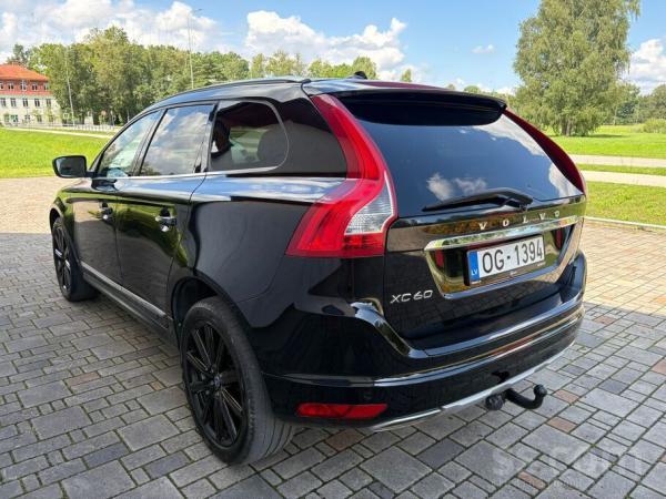 Black Volvo XC60 2016 in Jelgava, with an engine capacity of 2.40 L and mileage of 227 thousand km for 13500 €, photo 3 on AUTOMOTO.COM.LV